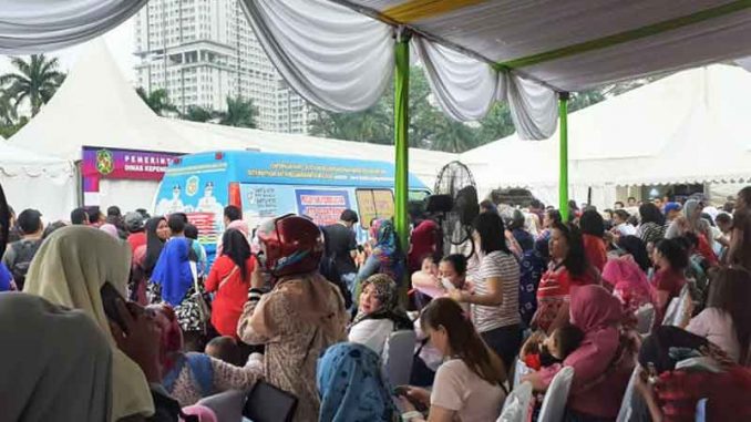 One Day Service Pemko di Lapmer, Warga Medan Sudah Antri 3 Jam Sebelum ... One Day Service Pemko di Lapmer, Warga Medan Sudah Antri 3 Jam Sebelum ...
